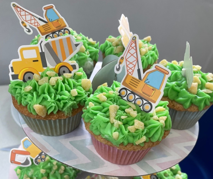 Coffee morning smashes target in aid of Macmillan Cancer Support